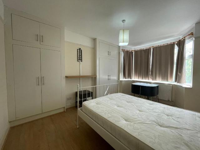 North Circular Road, Palmers Green N13, Terraced house to rent, £1,300 pcm | PrimeLocation