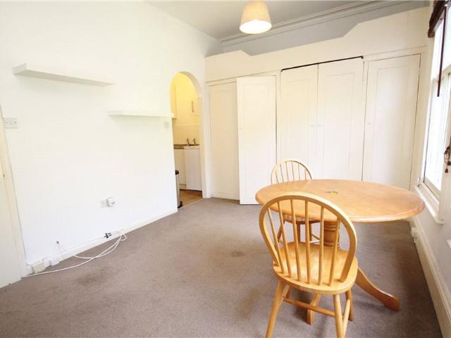 North Common Road, Ealing, W5 2QB