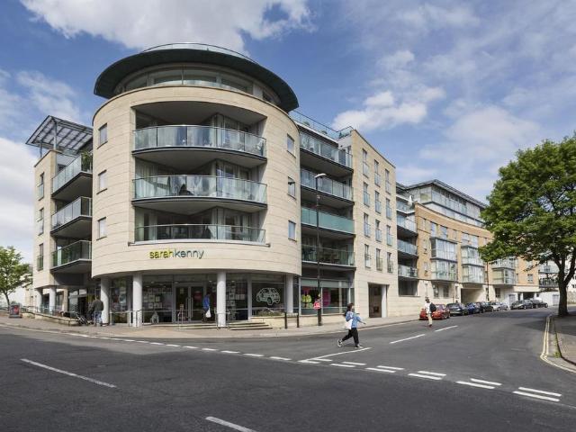 North Contemporis, Clifton 1 bed flat to rent £1,395 pcm £322 pw