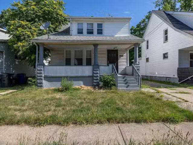 North Collinwood Single Family Home 15901 Pythias Ave