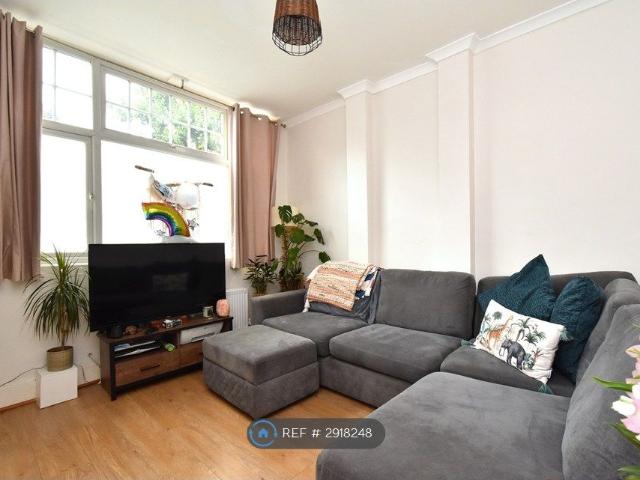 North Cross Road, London SE22, 1 bed flat to rent, £1,900 pcm | PrimeLocation