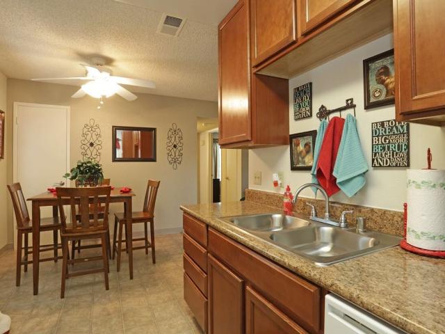 North Creek Apartment Homes 1 Bedroom Apartment for Rent at 8680 N Cedar Ave, Fresno, CA 93720 Woodward Park