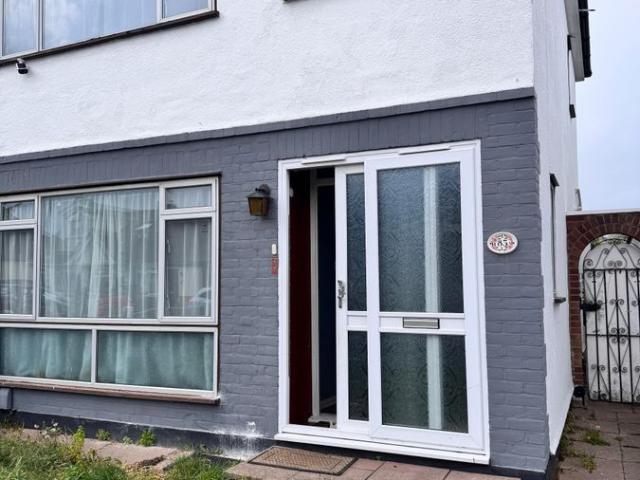 North Crescent, Southend On Sea SS2, 3 bed end terrace house to rent, £1,600 pcm | PrimeLocation