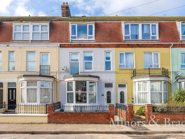 North Denes Road, Great Yarmouth NR30, 6 bed terraced house to rent, £1,500 pcm | PrimeLocation