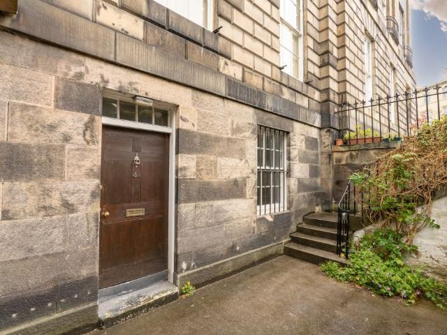 North East Circus Place, New Town, Edinburgh EH3, 2 bed flat to rent, £1,575 pcm | PrimeLocation