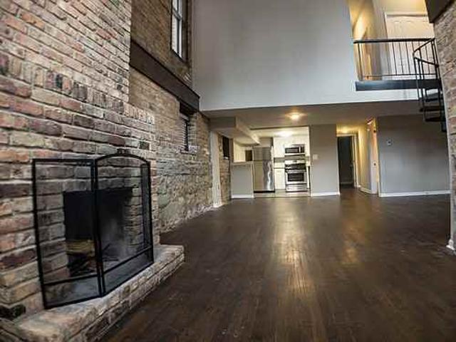 North Elaine Place 3 Bedroom Apartment for Rent at N Elaine Pl, Chicago, IL 60657 Lakeview