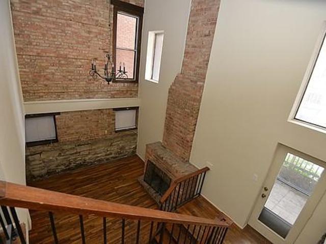North Elaine Place 2 Bedroom Apartment for Rent at N Elaine Pl, Chicago, IL 60657 Lakeview