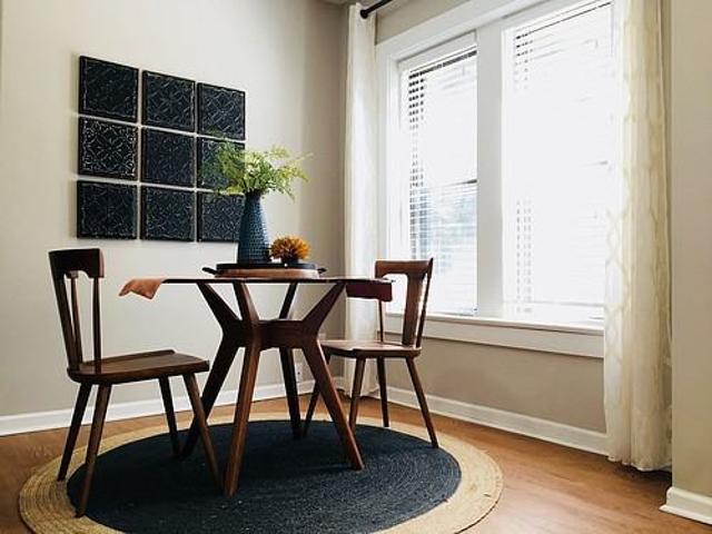 North Elaine Place 2 Bedroom Apartment for Rent at N Elaine Pl, Chicago, IL 60657 Lakeview