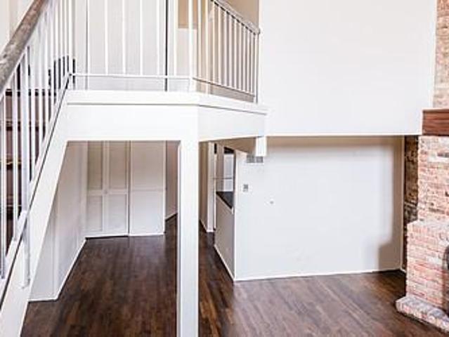 North Elaine Place Studio Apartment for Rent at N Elaine Pl, Chicago, IL 60657 Lakeview