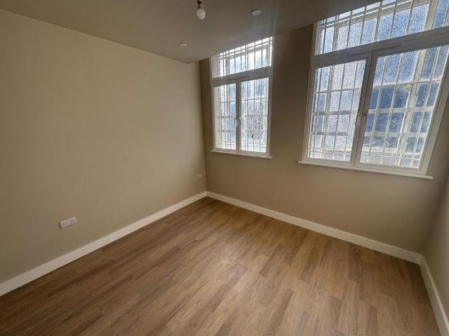North End, CR0 1 bed flat to rent £1,499 pcm £346 pw
