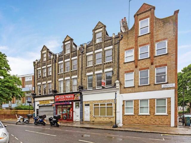 North End Crescent, London W14 2 bed flat to rent £2,500 pcm £577 pw