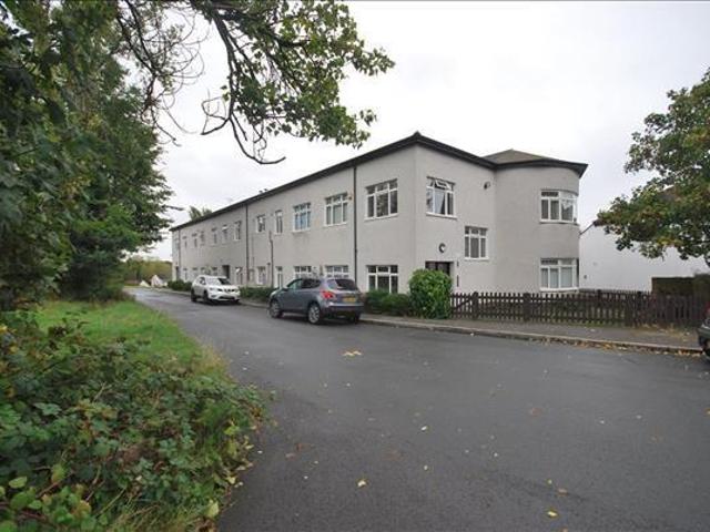 North End, Buckhurst Hill IG9 1 bed flat to rent £1,325 pcm £306 pw