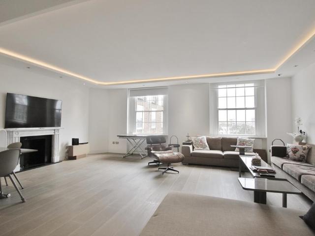 North End House, Fitzjames Avenue. 4 bed flat to rent £6,000 pcm £1,385 pw