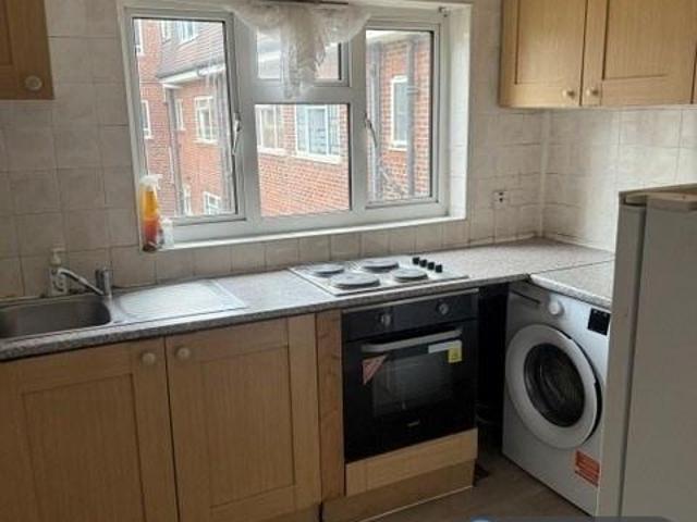 North End Road, Wembley, HA9 2 bed flat to rent £1,950 pcm £450 pw