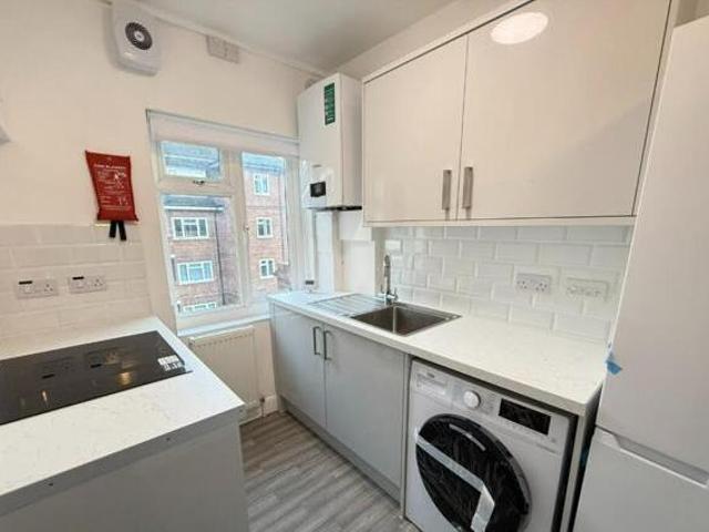 North End Road, Wembley, 2 Bedroom Flat