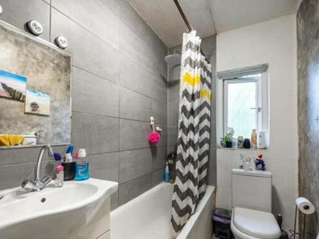 North End Road, Wembley, 2 Bedroom Flat