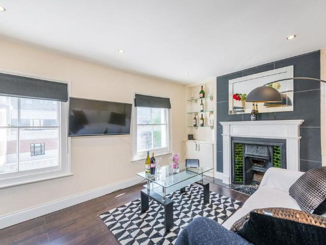North End Road, Barons Court, London. 1 bed flat to rent £1,842 pcm £425 pw