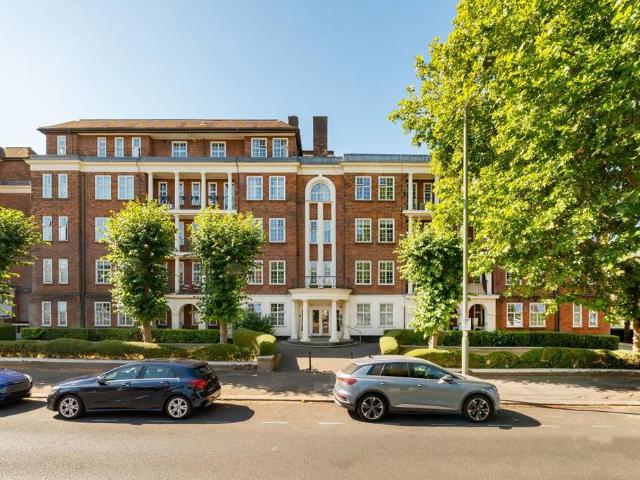 North End Road, London NW11 3 bed flat to rent £3,500 pcm £808 pw