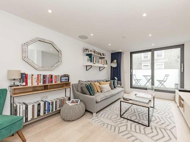 North End Road, London SW6 1 bed flat to rent £2,400 pcm £554 pw