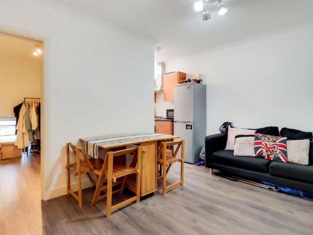North End Road, London SW6 2 bed flat to rent £2,100 pcm £485 pw