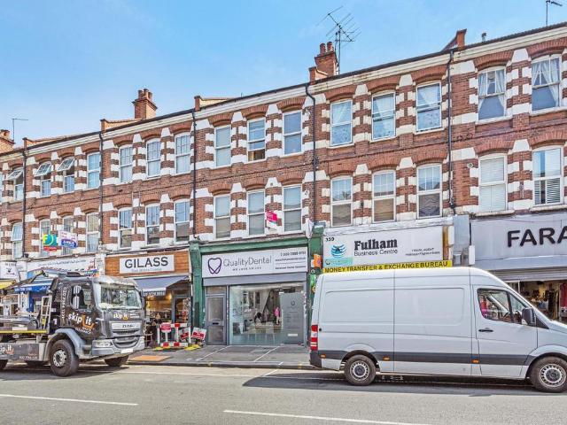 North End Road, London, SW6 3 bed flat to rent £2,150 pcm £496 pw