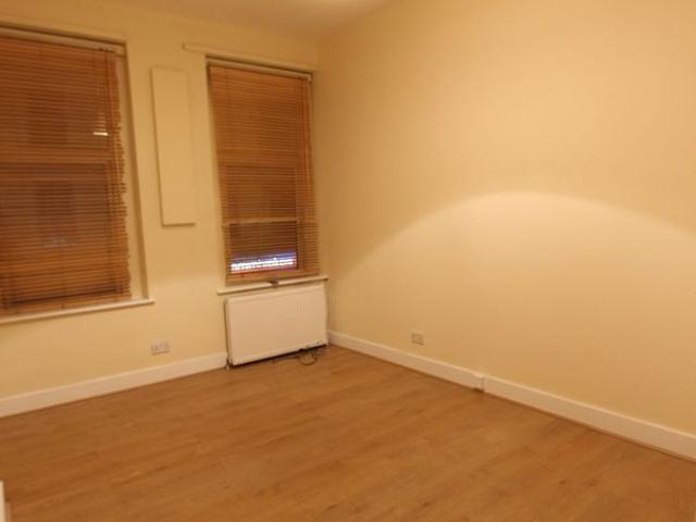 North End Road, London W14, 2 bed flat to rent, £1,800 pcm | PrimeLocation