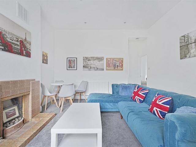 North End Road, London W14, 2 bed flat to rent, £2,400 pcm | PrimeLocation