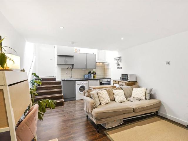 North End Road, Fulham, SW6, London
