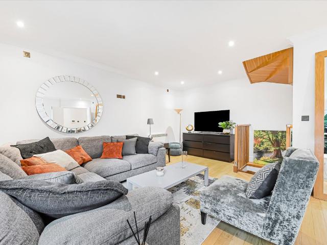 North End Way, London NW3, 3 bed maisonette to rent, £5,000 pcm | PrimeLocation