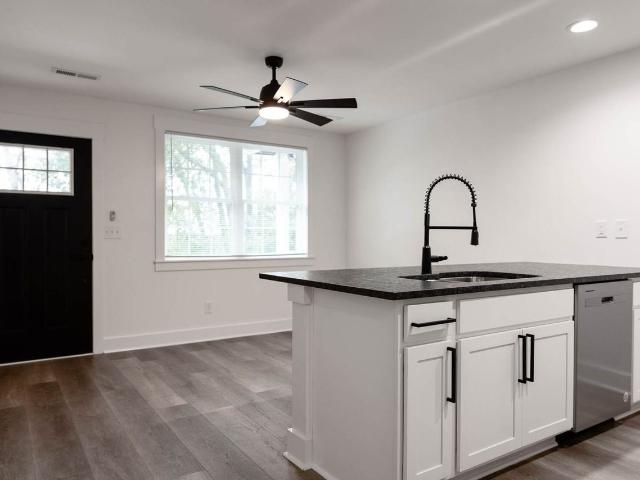 North First Street 1 Bedroom Apartment for Rent at 421 N 1st St, Clarksville, TN 37040 Downtown Clarksville