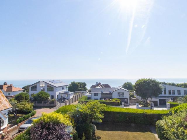 North Foreland Avenue, Broadstairs CT10, 2 bed flat to rent, £1,250 pcm | PrimeLocation