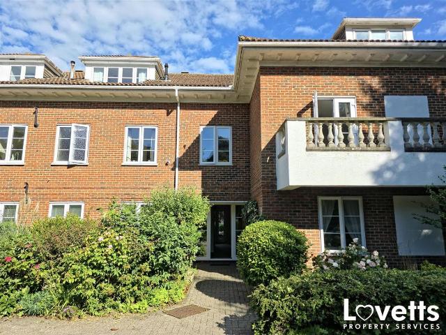 North Foreland Road, Broadstairs CT10, 2 bed flat to rent, £1,150 pcm | PrimeLocation