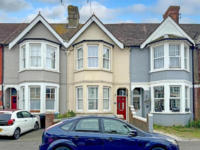 North Ham Road, Littlehampton BN17 3 bed terraced house to rent £1,595 pcm £368 pw