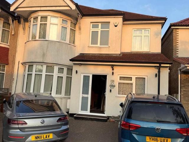 North Harrow, London HA2 2 bed apartment to rent £1,690 pcm £390 pw