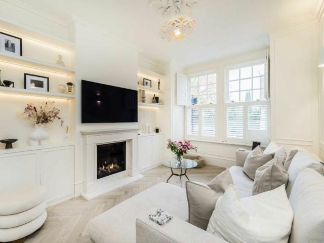 North Hill Avenue, N6, London