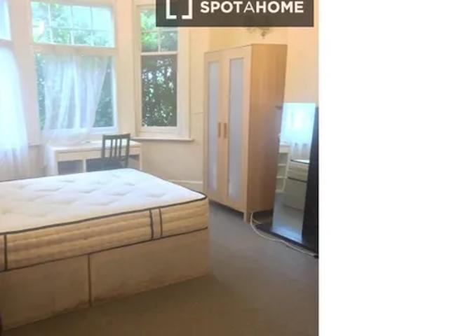 North Hill, London, N6 4EH, United Kingdom | Room for rent #153918811 | Rentberry