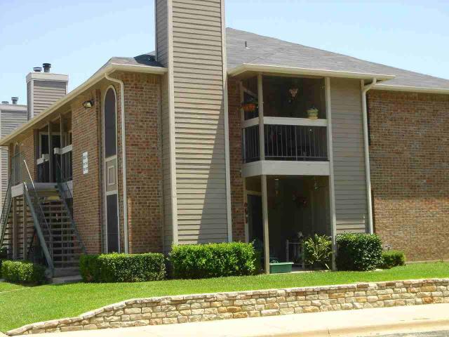 North Hills Place 2 Bedroom Apartment for Rent at 612 N Booth Calloway Rd, Hurst, TX 76053