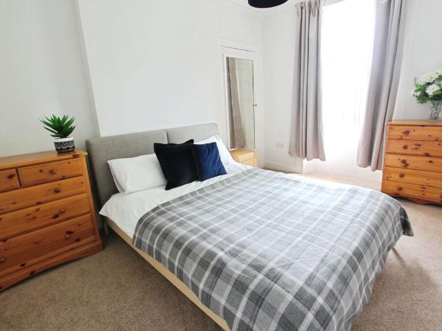 North Junction Street, Edinburgh EH6, 1 bed flat to rent, £950 pcm | PrimeLocation