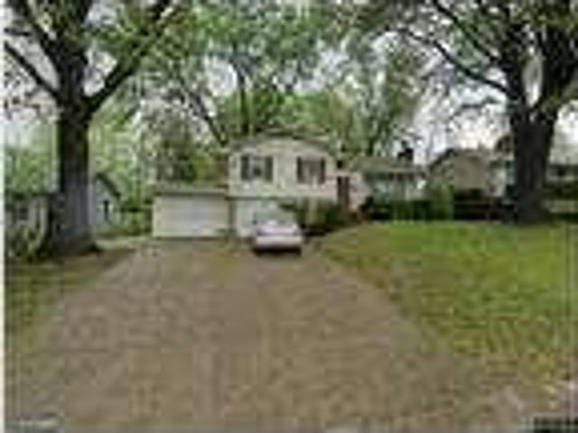North KC Living! 3 BEDS, 2 BATHS Available 11/15
