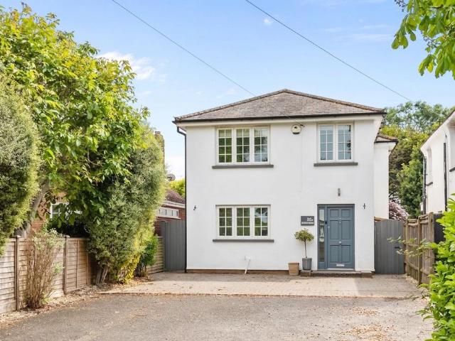 North Lane, East Preston, BN16 3 bed detached house to rent £2,150 pcm £496 pw