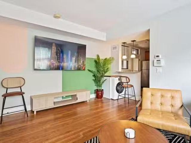 North Lakewood Avenue