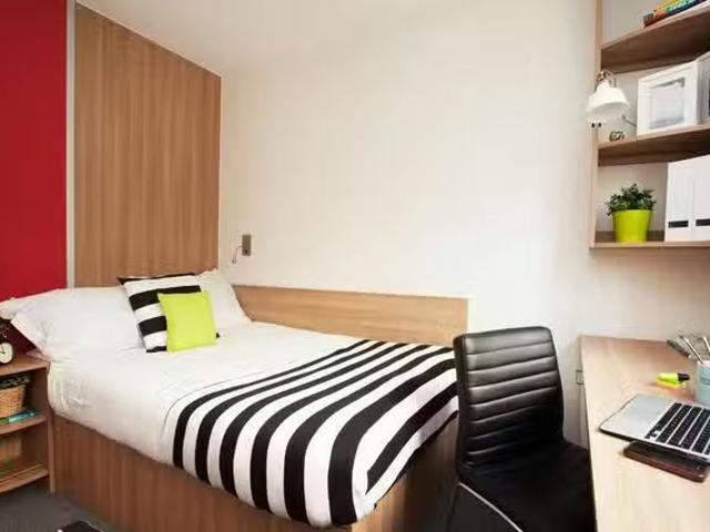 North Lodge En Suite, Basic