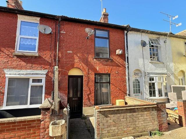 North Market Road, Great Yarmouth NR30, 2 bed terraced house to rent, £800 pcm | PrimeLocation