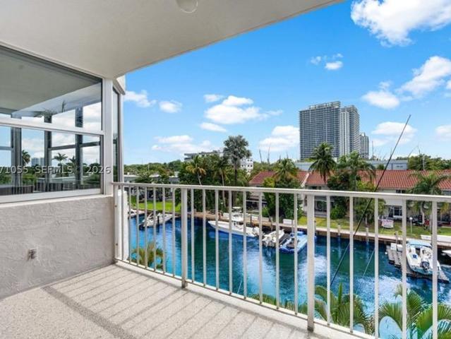 North Miami Beach, FL 33160