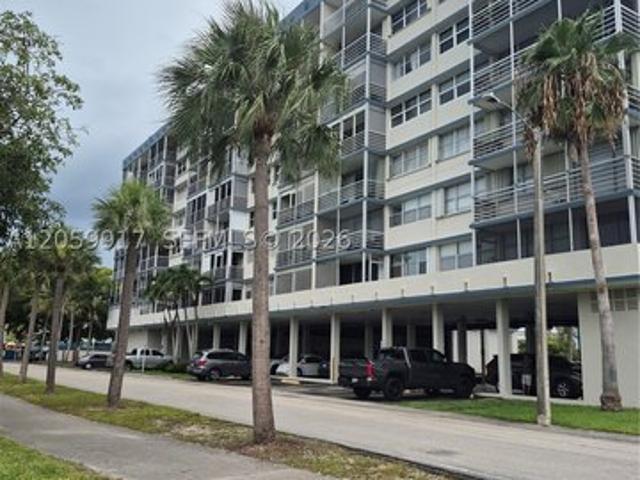 North Miami Beach, FL 33162