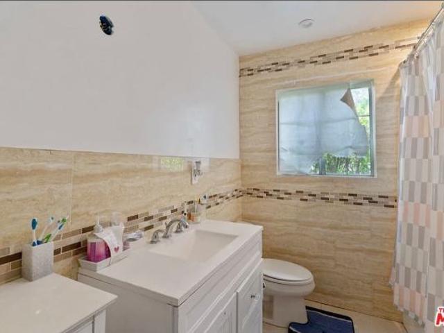 North Montebello Room For Rent