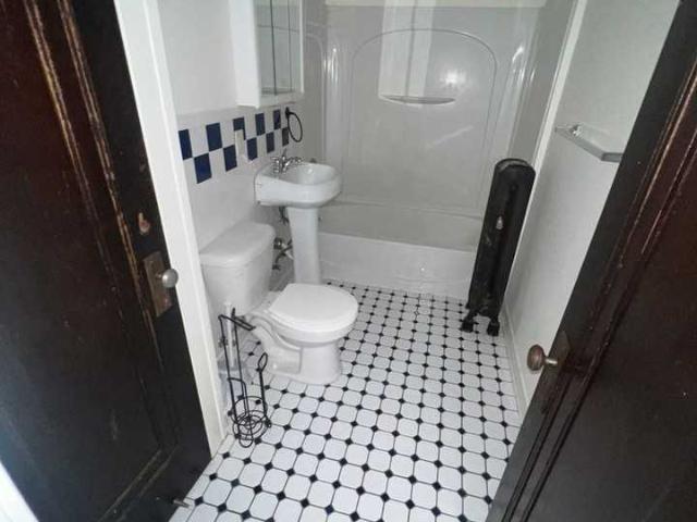 North Moreland Blvd 2 Bedroom Apartment for Rent at 2626 N Moreland Blvd, Cleveland, OH 44120 Buckeye Shaker
