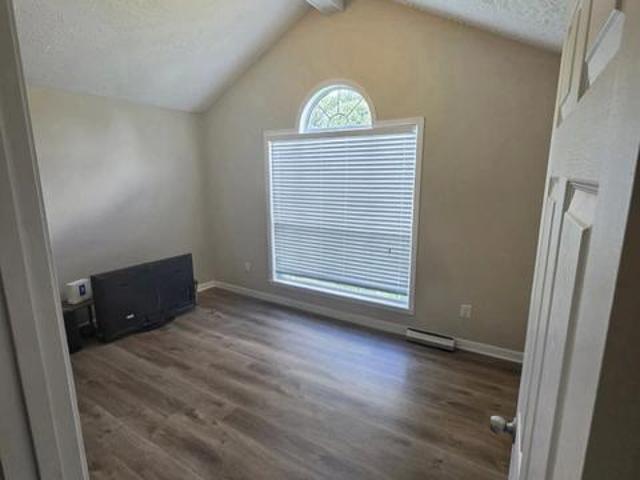 North Nashville area 2 private rooms & bathroom