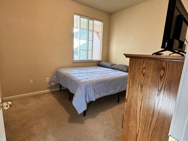 North Natomas Room Available
