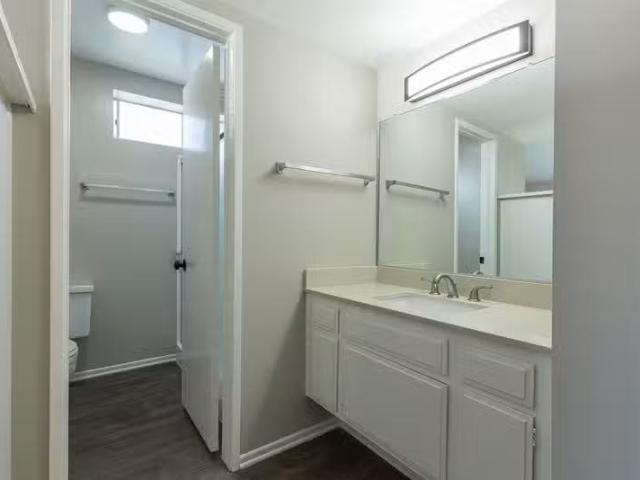 North Oxnard Condo Apartments in Oxnard, CA